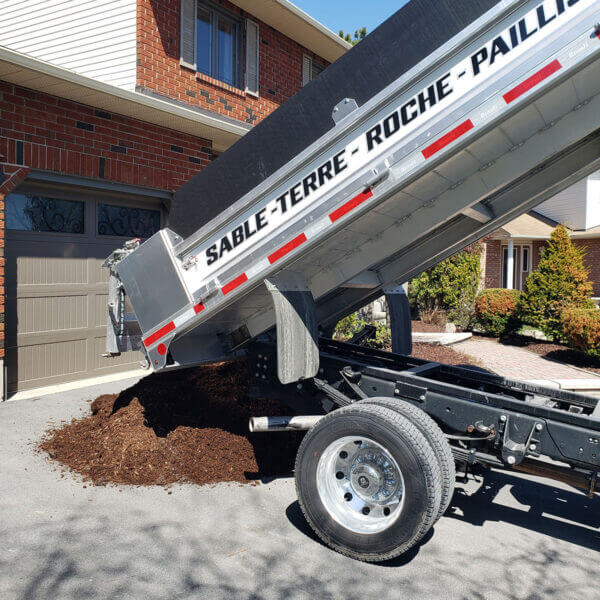 Mulch delivery – Transport Bond (819) 459-3333